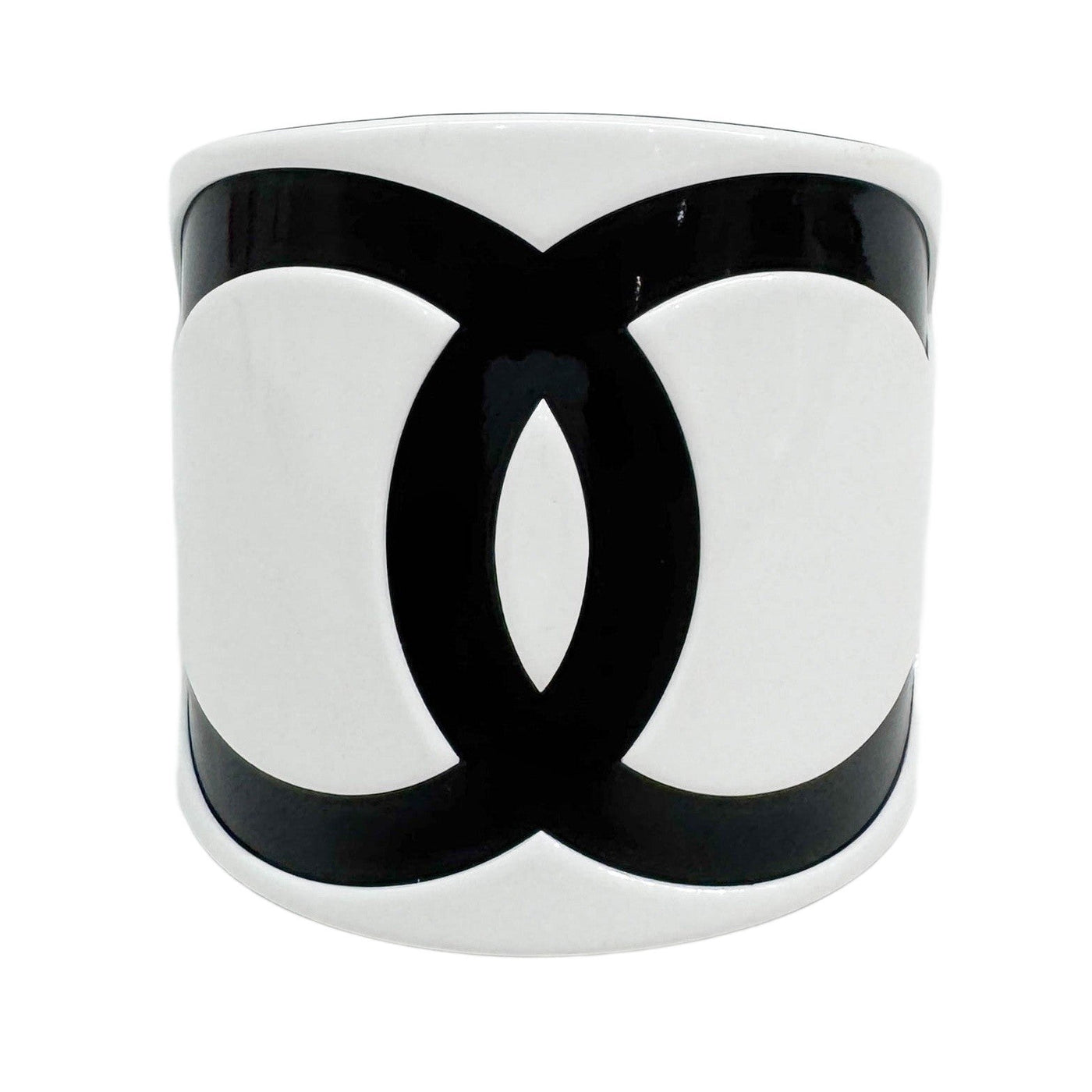 CHANEL Chanel Logo Black & White Plastic Bangle – HIVE PRELOVED
